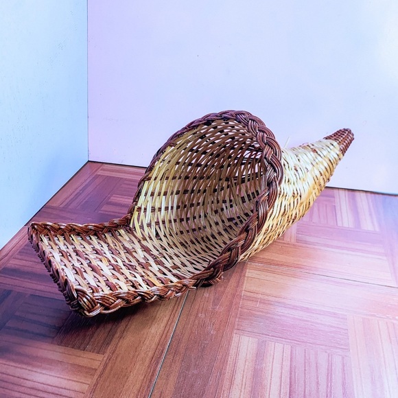 Vintage | Accents | Vintage Wicker Two Toned Cornucopia | Poshmark